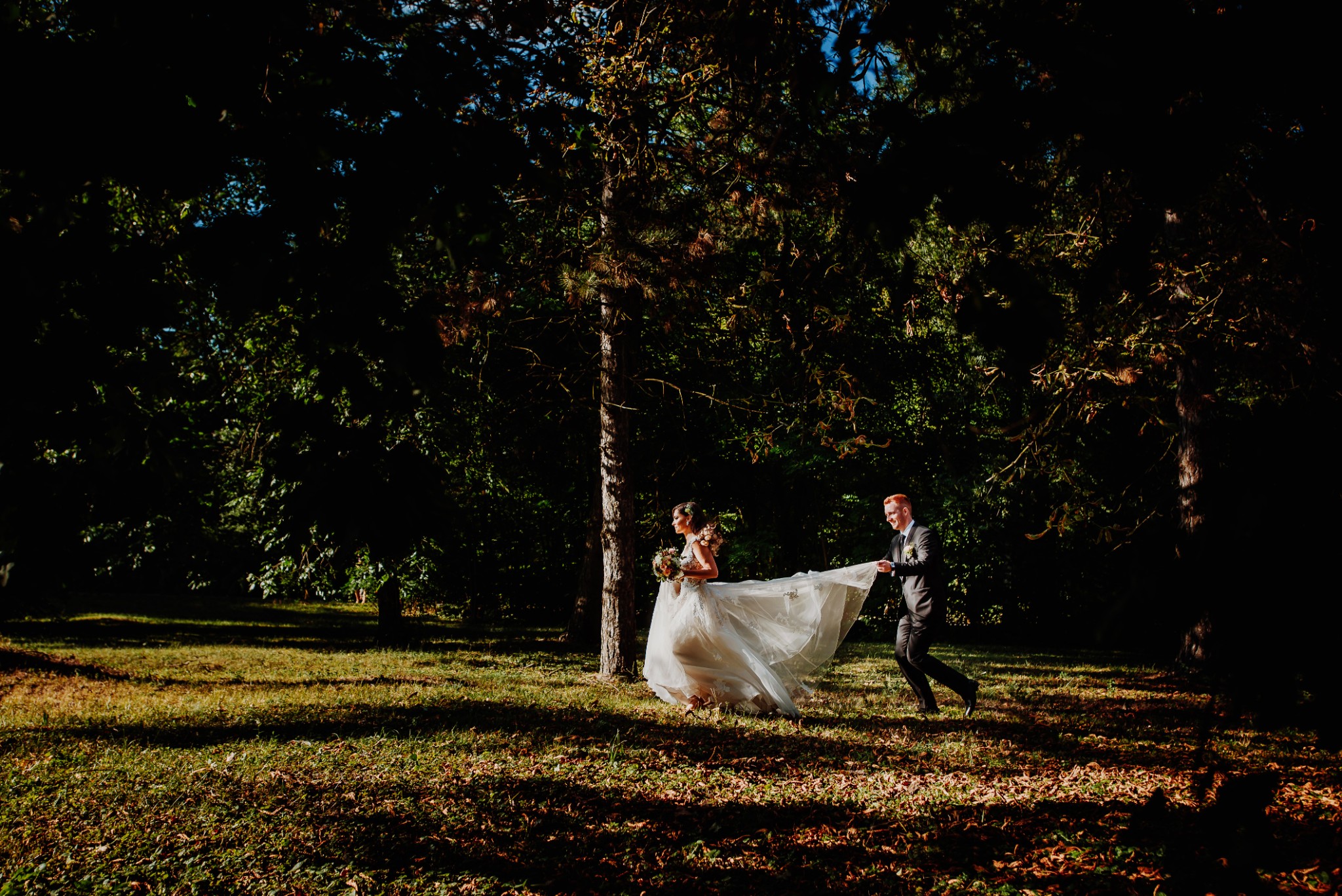 Nunta rustica de basm intr-o poenita de castel la Domeniul Lupas