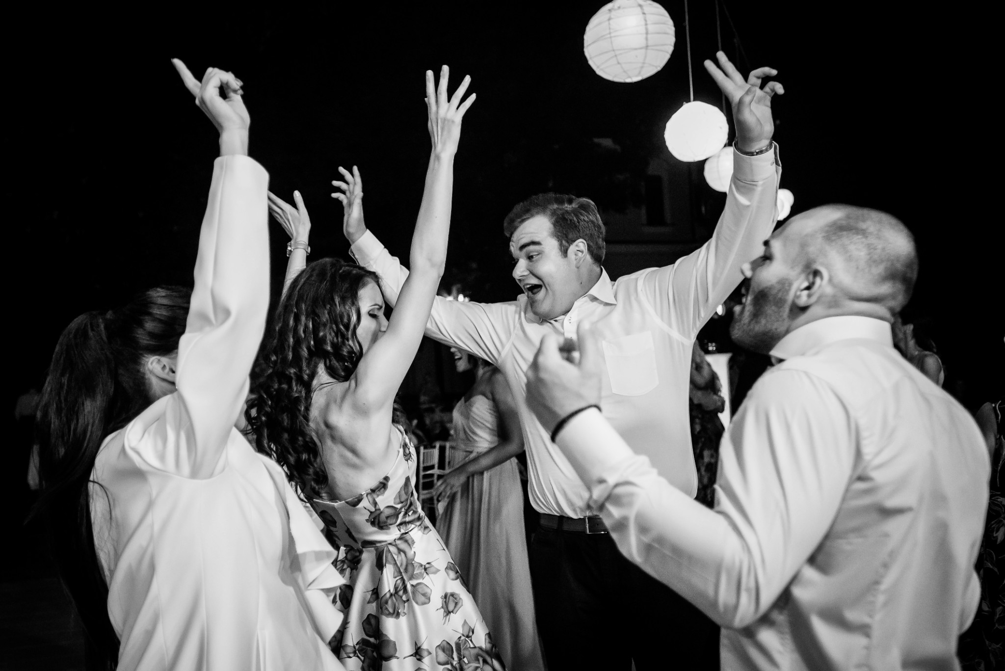 Nunta rustica de basm intr-o poenita de castel la Domeniul Lupas